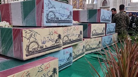 حضور مدیرعامل و کارکنان شرکت دخانیات در تشییع پیکر مطهر ۱۸ شهید گمنام شرکت دخانیات ایران