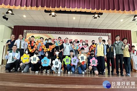 助弱勢學子順利升學 北台南家扶頒發助學金654位學子受惠