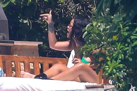 Rihanna Smoking A Blunt While Fighting With Her Man With Her Big Tits