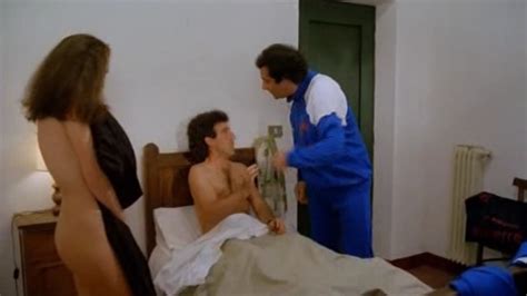 Naked Loredana Romito In Mezzo Destro Mezzo Sinistro 2 Calciatori