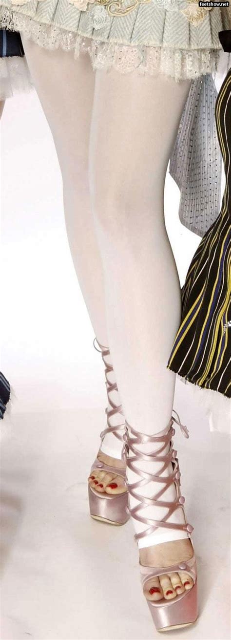 Gwen Stefanis Feet Toes And Soles Hd Pictures Barefoot