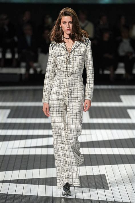 더쿠 오늘 La에서 공개된 샤넬 2024 신상 컬렉션