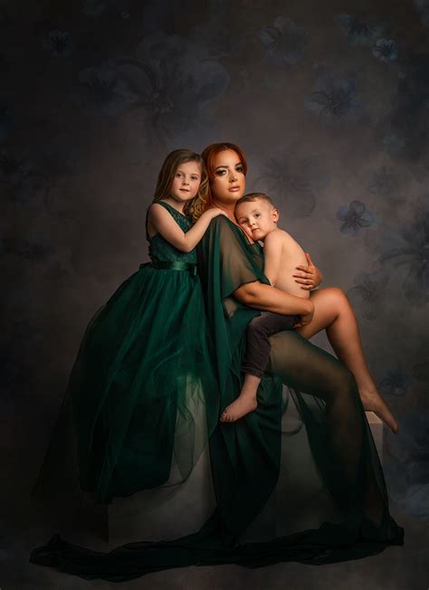 Fine Art Photography Backdrop Old Masters Grunge Textures Maternity Portrait Head Shots