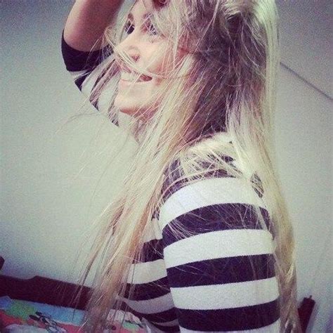 На самом деле я спокойная и скромная и нежная Просто не каждый заслуживает меня такой видеть