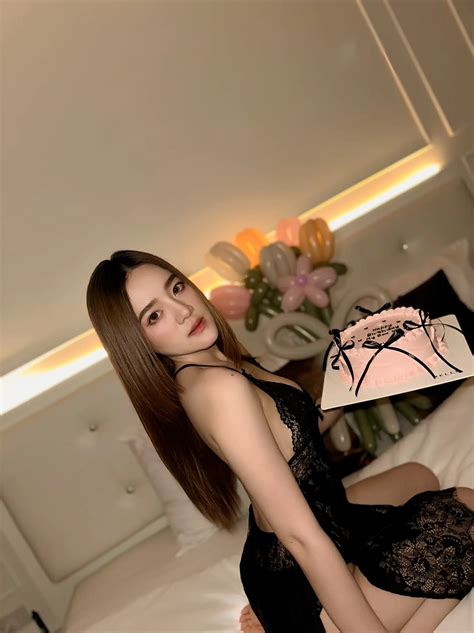 ถ่ายรูปวันเกิด แกลเลอรีที่โพสต์โดย ᴘʀᴀɴᴄʜᴀɴɪɴ ᴇʏᴇ Lemon8