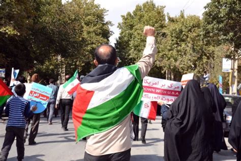 راهپیمایی حمایت از مردم فلسطین در لرستان برگزار شد عکس