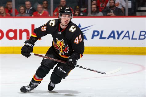 3 Takeaways From Flames 5 2 Win Over The Blackhawks The Hockey
