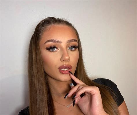 Olivia Preston Biography 23 Photos Age Height Real Name Instagram
