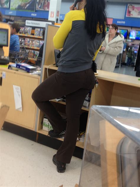 Teen Worker At Walmart Spandex Leggings And Yoga Pants Forum