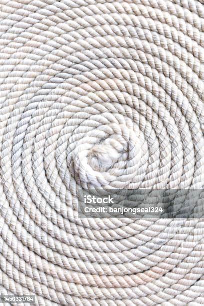 매크로 로프 매크로 로프 질감 나선형 모양의 두꺼운 로프의 슈퍼 클로즈업 오래된 빈티지 로프의 사진 자연스럽고 따뜻한 빛 뒤엉킴에 대한 스톡 사진 및 기타 이미지 Istock