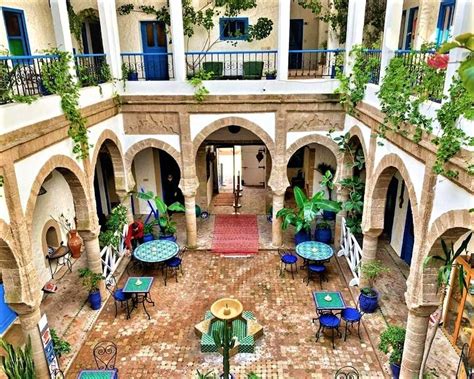 Moroccan Artists And The Medina Of Essaouira Morocco Suemtravels