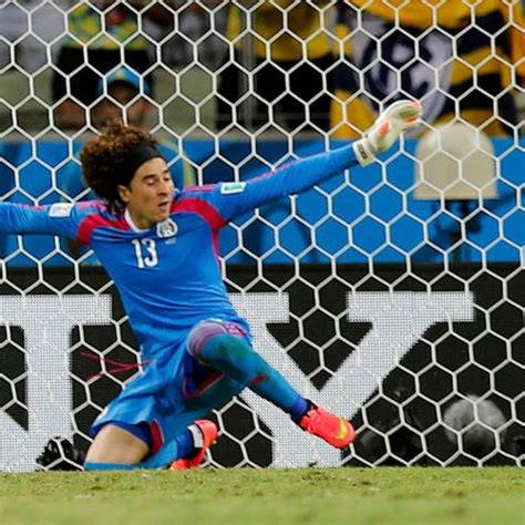 Memo Ochoa 2014 Saves