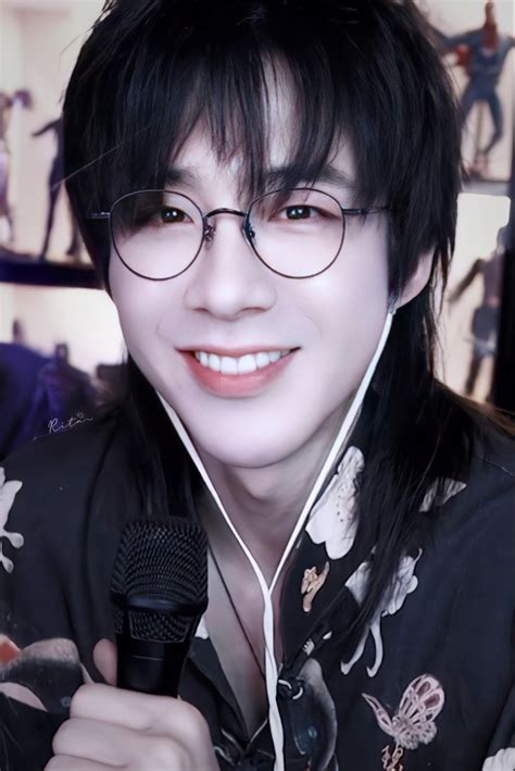 Liu Yuning Nụ Cười Cười