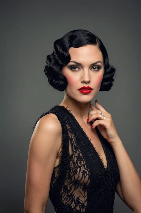 Stunning Wavy Hairstyles For Long Hair To Make You Look Effortlessly Chic