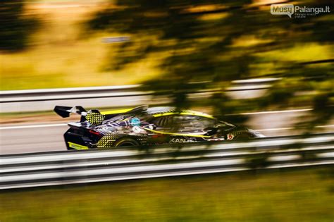 Iš Pirmosios Pozicijos „aurum 1006 Km Lenktynes Pradės „stateta Bro By