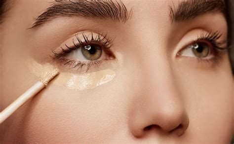 5 Consejos De Maquillaje Para Evitar Que El Corrector Se Cuartee En Las