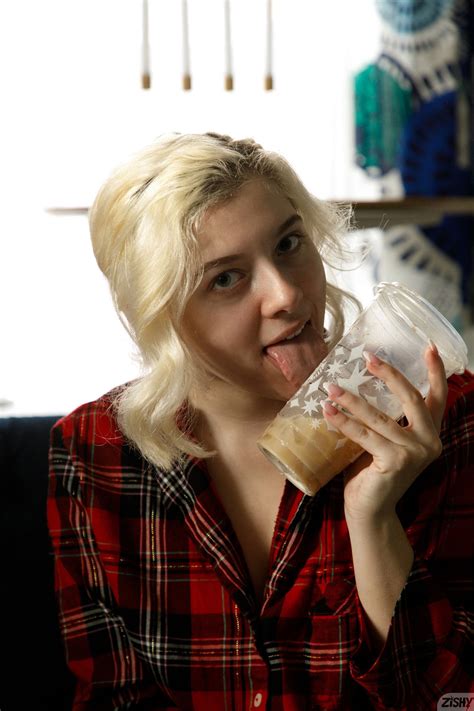 Gia Ohmy Pictures Busty Curvy Gia Ohmy Hotness Rating Unrated