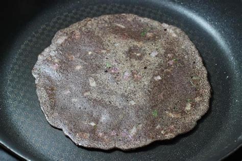 Ragi Roti Recipe Ragi Rotti 2 Ways Swasthi S Recipes