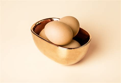 부활절 달걀 염색 봄 종교 휴일을 위해 골드 베이지 자연색으로 칠해진 0명에 대한 스톡 사진 및 기타 이미지 0명 1위 4월 Istock