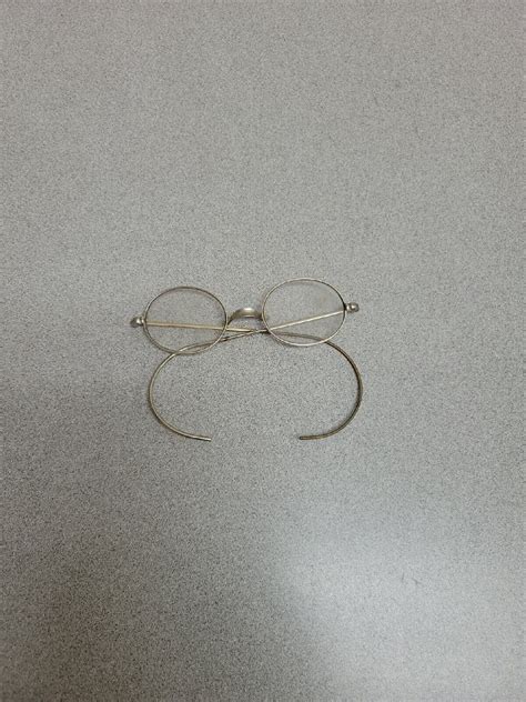 Antique Oval Wire Reading Glasses Gem
