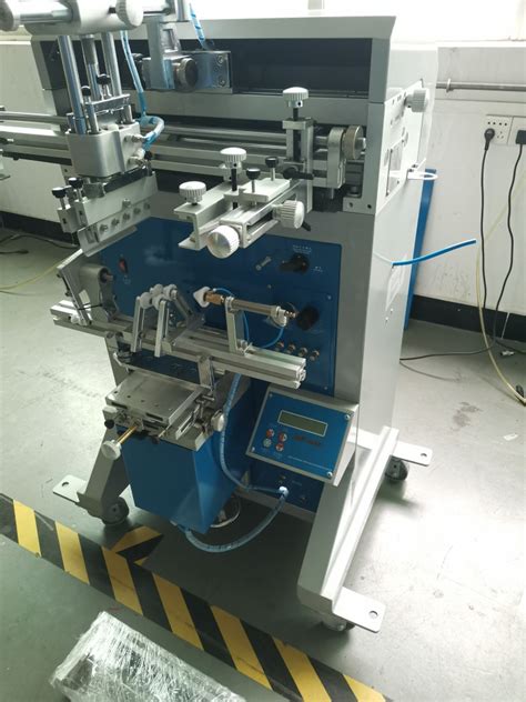 영국 고객에게 플라스틱 병 및 유리 병 스크린 인쇄기 모델 400ab