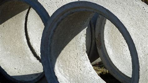 무료 이미지 목재 바퀴 튜브 푸른 자료 콘크리트 원 자취 조각 가장자리 철 대지 주택 건설 흘레 건축 자재 사람이 만든 물건 자동차 외장