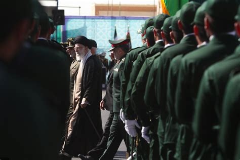 سخنان رهبر انقلاب در مورد پشت پرده حوادث اخیر این اغتشاش برنامه‌ریزی شده بود درگذشت دختر جوان