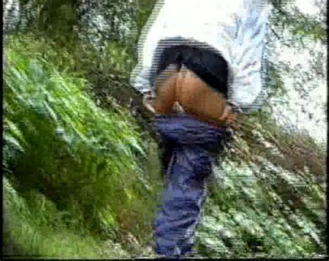 25road Peeing Voyeur