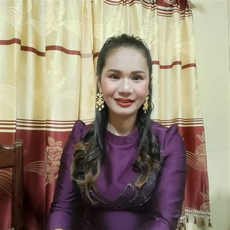 มาลิ สาวลาว