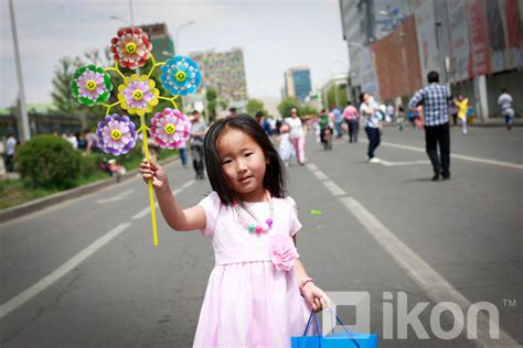 ФОТО Инээж буй ХҮҮХДҮҮД