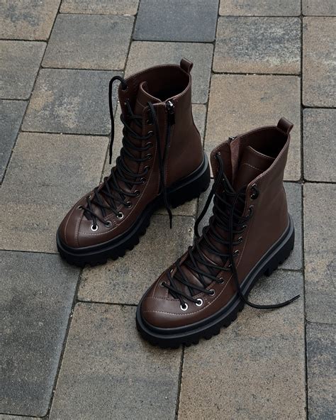 ЖІНОЧЕ ШКІРЯНЕ ВЗУТТЯ Дівчата це розрив💔 Нарешті ці шнуровані боти доступні в шоколадному