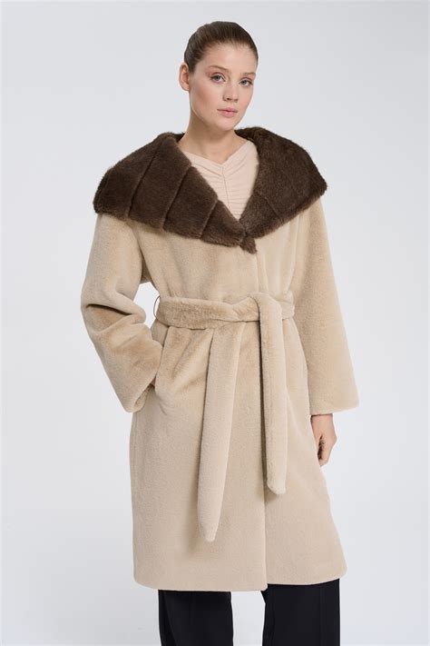 Шуба из искусственного меха с поясом Снежная королева Collection 738690003 цены в Москве купить