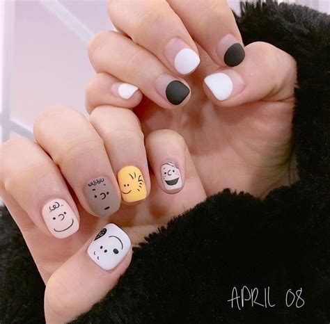 다양한 네일 아트 디자인