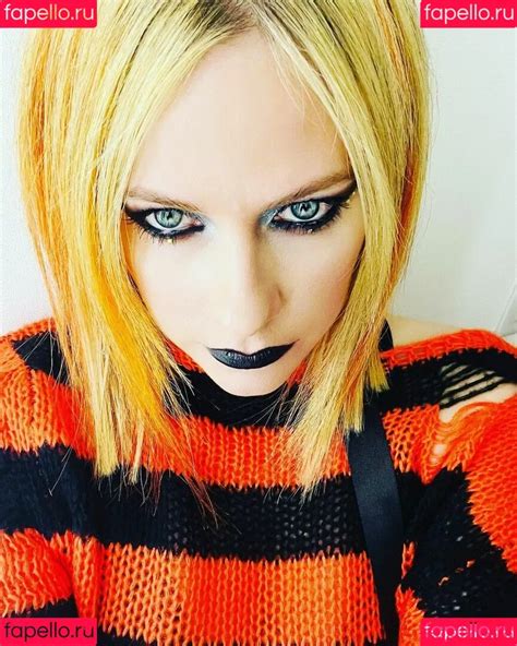 Leaks Nude Avril Lavigne Onlyfans Photo Gallery Erome Rip