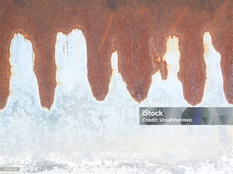 녹슨 긁힌 금속 배경은 추상적 인 예술처럼 보입니다 철제 복사 공간 배경에 녹 0명에 대한 스톡 사진 및 기타 이미지 0명 갈색 강철 Istock