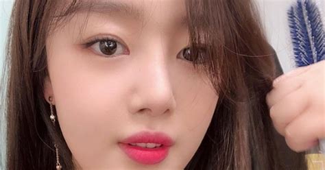 한선화 키스를 부르는 입술 섹시美 가득한 메이크업 현장