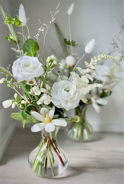 Elegant Green And White Wedding Bud Vase Arrangements