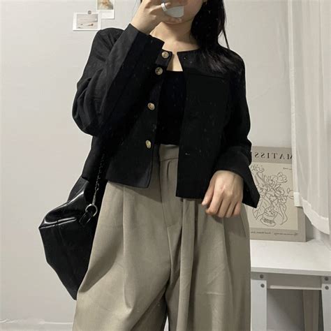 [간절기템 분위기깡패 하객룩 3color]스웨이드 금장버튼 크롭 세미크롭 노카라 긴팔 자켓 아우터 에이블리