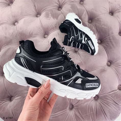 Кросівки — ціна 490 грн у каталозі Кросівки Купити жіночі речі за доступною ціною на Шафі