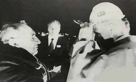 El Casco Del Papa Una Estampa Para Los Días Santos