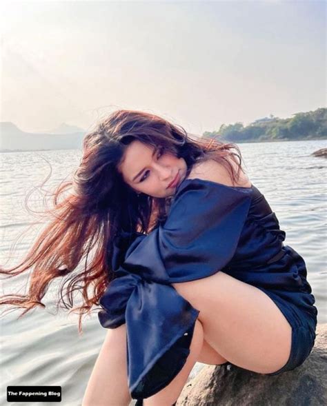 Avneet Kaur Sexy Collection 36 Photos Thefappening