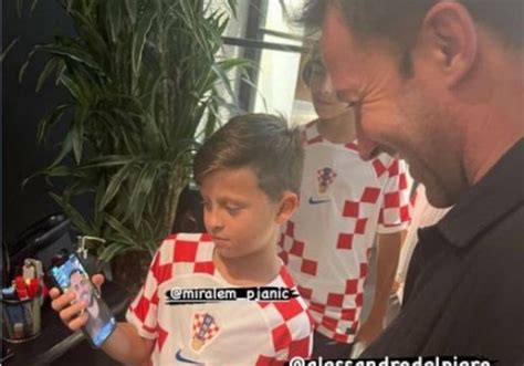 Pjanić Podijelio Fotografiju Sin Edin U Dresu Hrvatske Sa Legendarnim Del Pijerom Sportba