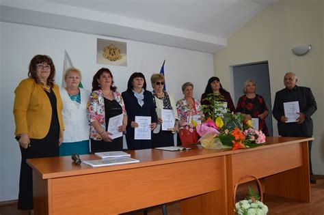 Вижте кои учители и директори от област Враца получиха грамота „Неофит Рилски“ снимки