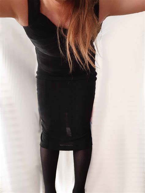 ادامه پست قبلی با لباس سکسی مشکی اگه نظرها خوب باشه ادامه میدم