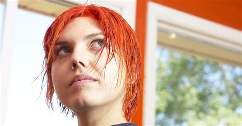 Cómo quitar la tintura de cabello naranja Deseabas ser una bomba rubia pero terminaste siendo