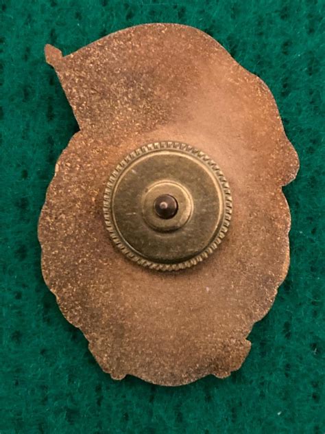 Создать мем отличник наркомхимпрома соцсоревнования знак гвардия отличник соцсоревнования