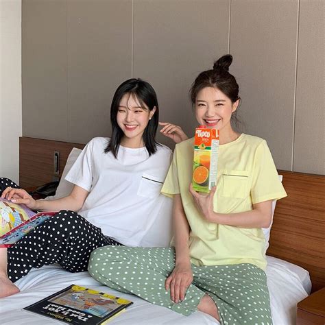 육육걸즈 On Twitter 잠옷이 이렇게 예쁠 일⁉️🙈🐥 육걸 메이드 파자마set가 무려 4가지나 4가지 파자마 모두 퀄리티있게 제작했어욤💚 한눈에 봐도 편안하고