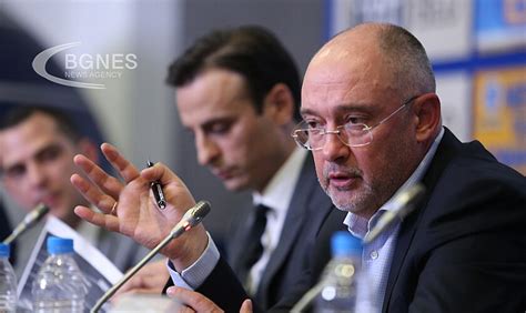 Петър Величков Планът на Изпълкома е Михайлов да остане начело н