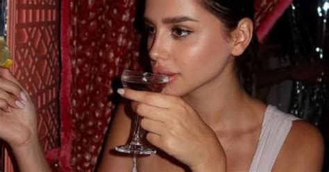 Lara Čolić fgrmi u providnom topiću Telegraf rs