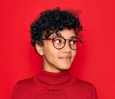 12 Best Pixie Hairstyles For Women With Glasses Hairstylecamp